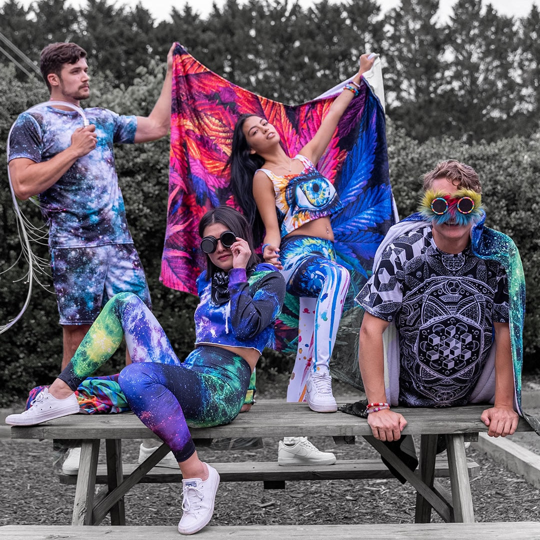 Top 10 Mind-Blowing Tapestries For Your House Or Next Camping Festival | iEDM
